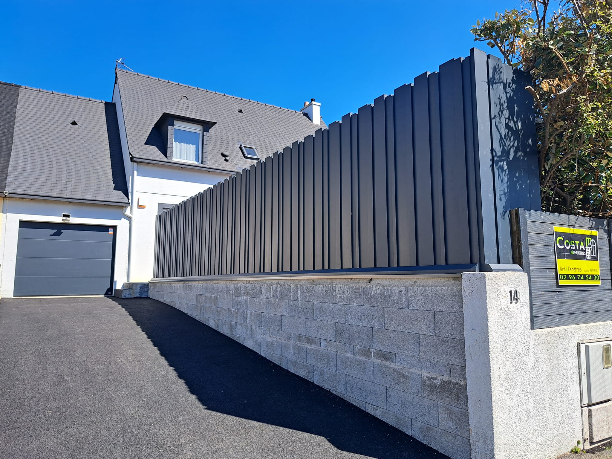 Installation claustra graphic - aluminium - Ploufragan